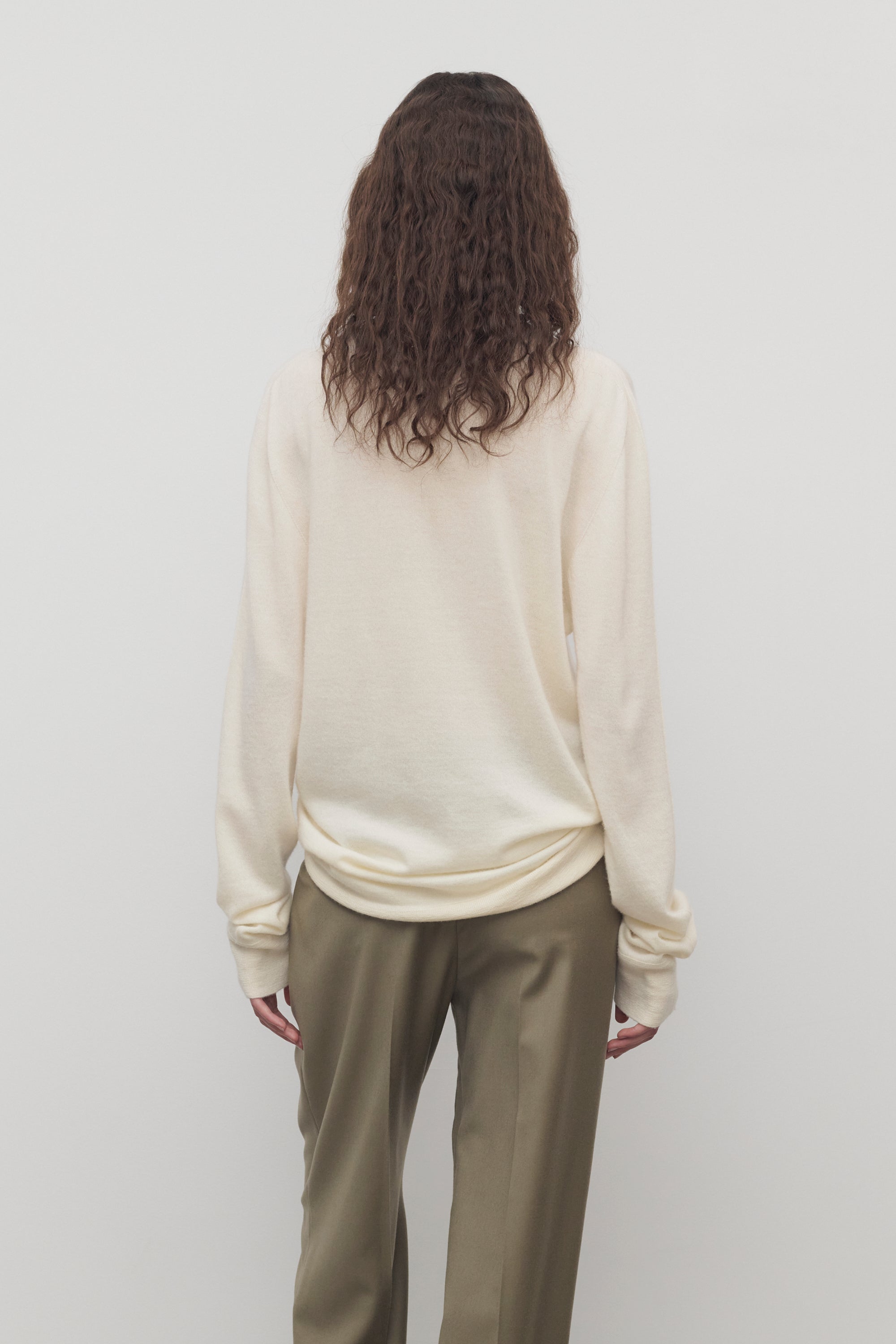 Lizzy Turtleneck White – The Row
